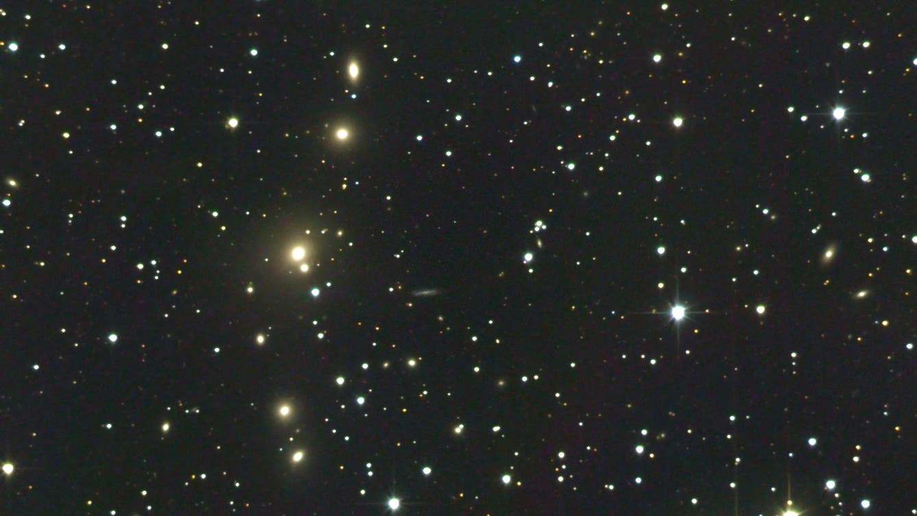 Die NGC-383-Galaxienkette (Arp 331) in den Fischen - Spektrum der ...
