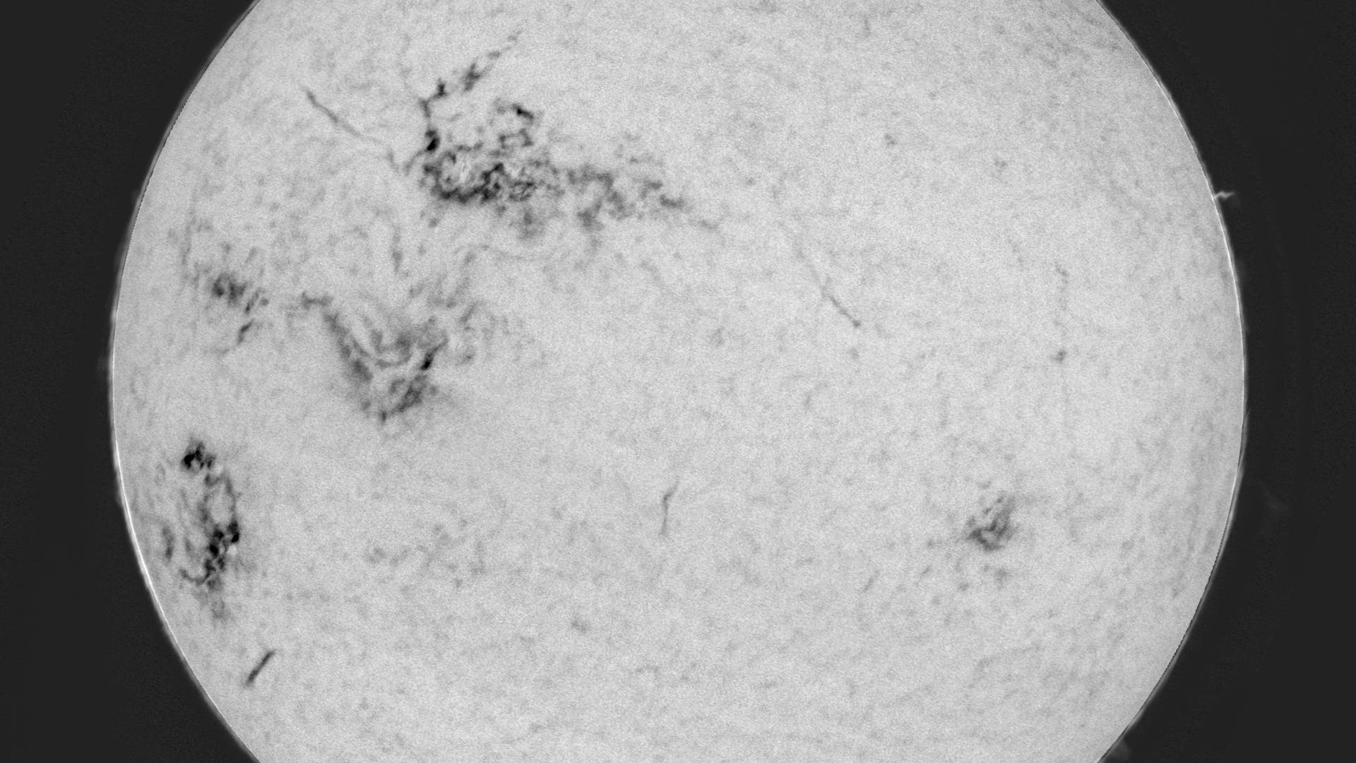 Spektroheliogramm der Sonne in He (D3) Linie am 7. November 2025 ...