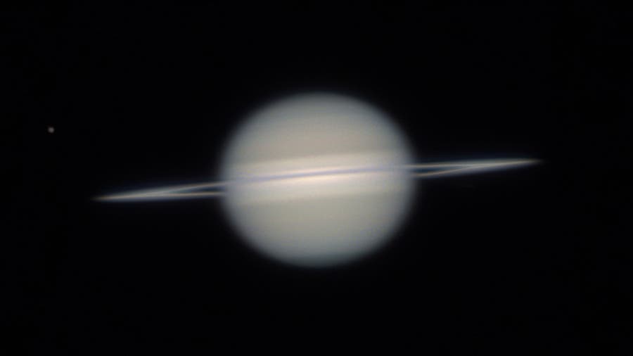Saturn und Titan am 20. September 2025 - Spektrum der Wissenschaft