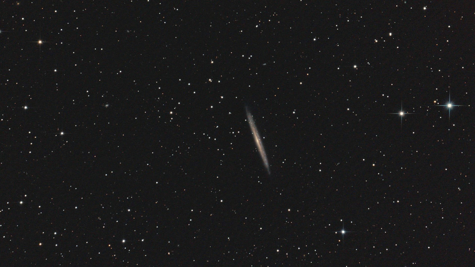 NGC 5907 aus dem Kleingarten - Spektrum der Wissenschaft