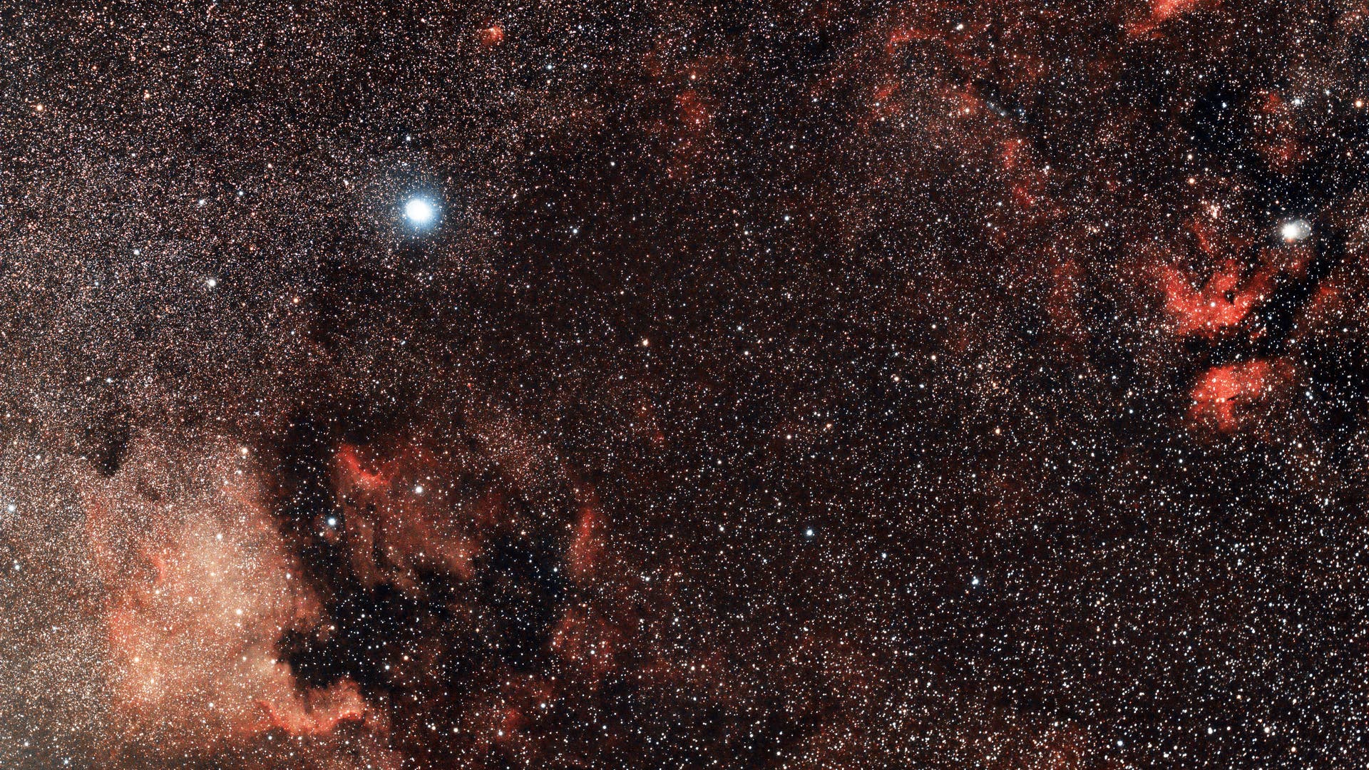 ALFA-GAMMA-CYGNI-REGION - Spektrum der Wissenschaft