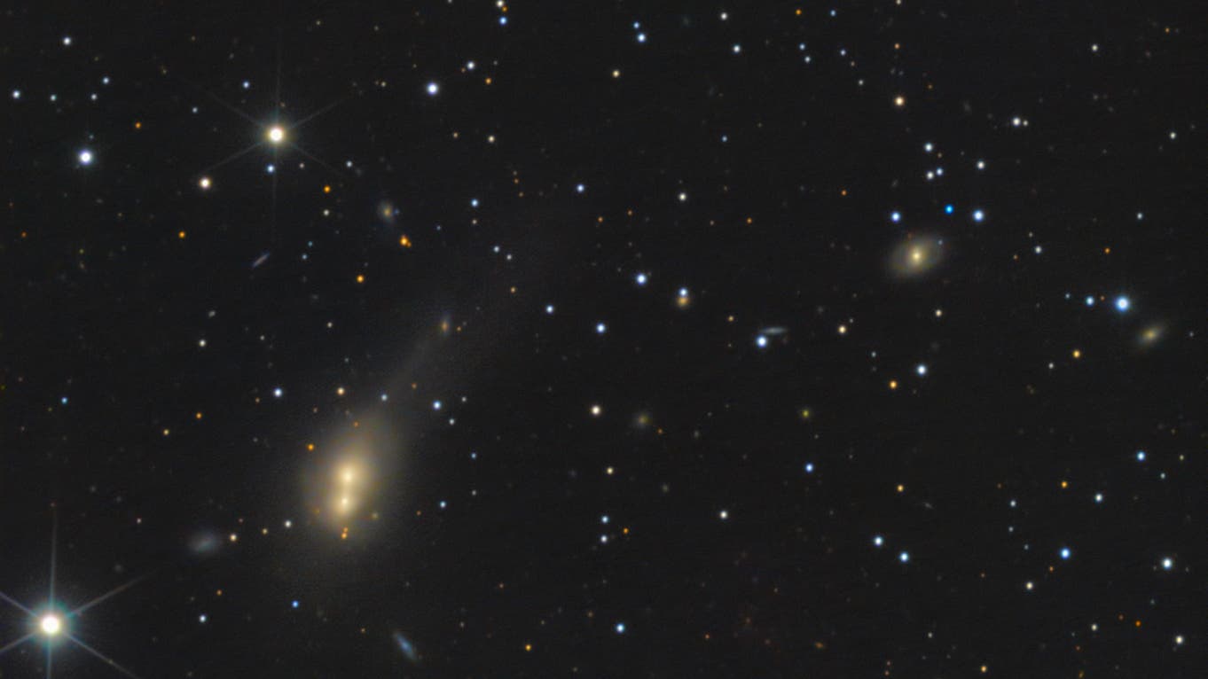 Arp 166 - 2 - Spektrum der Wissenschaft