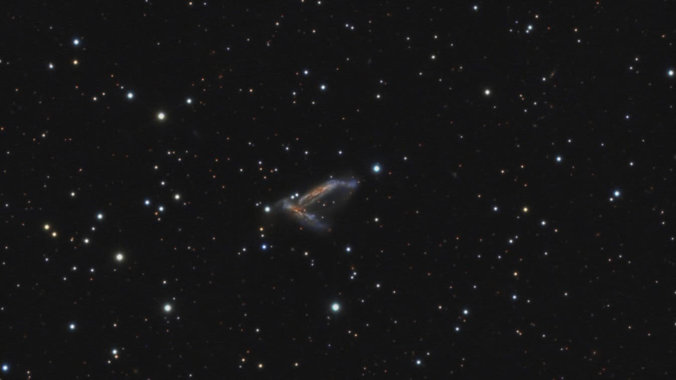Arp 278 = NGC 7253A / NGC 7253B - Spektrum der Wissenschaft