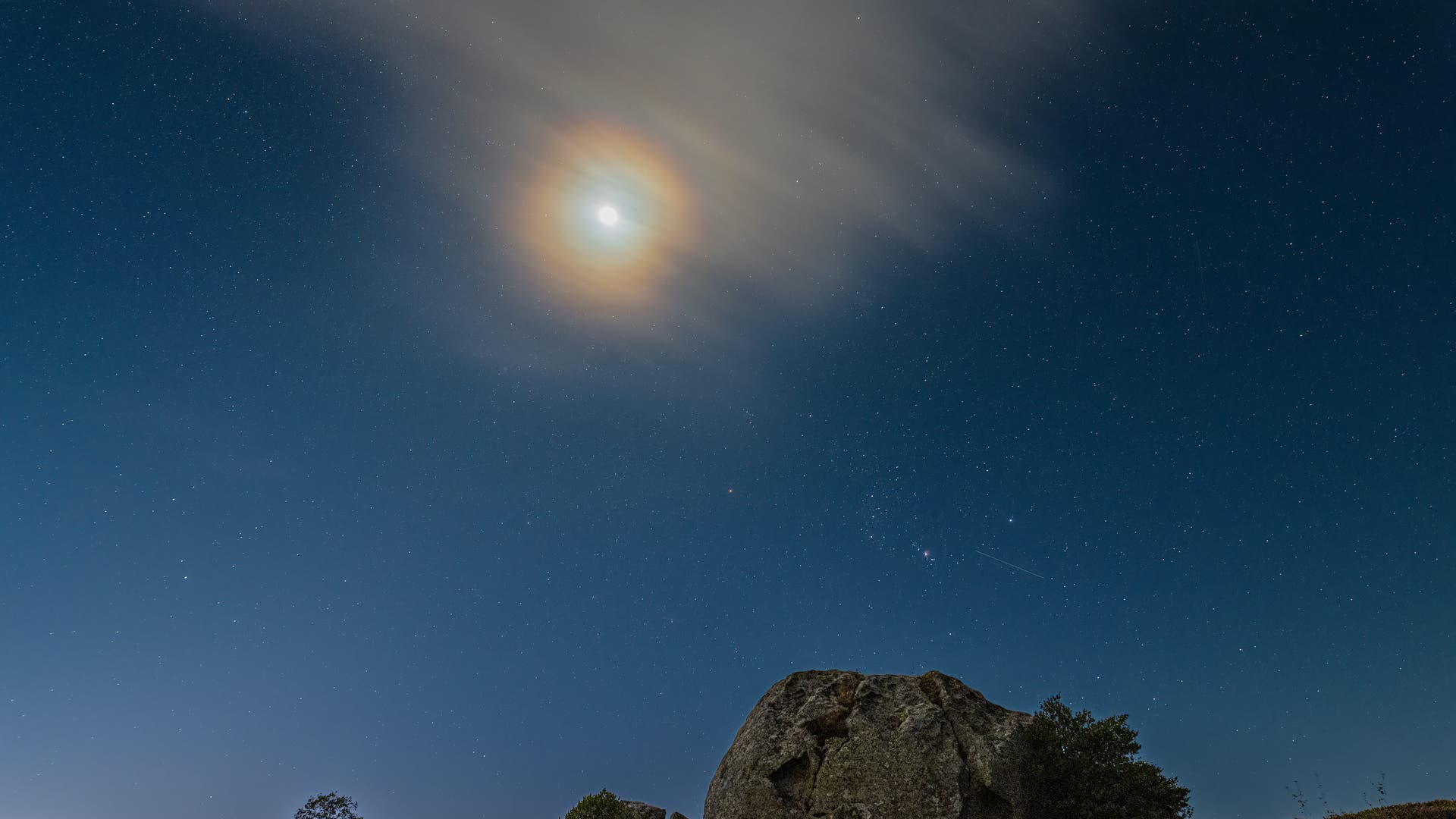 The return of Orion the Hunter and a lunar corona over megaliths ...