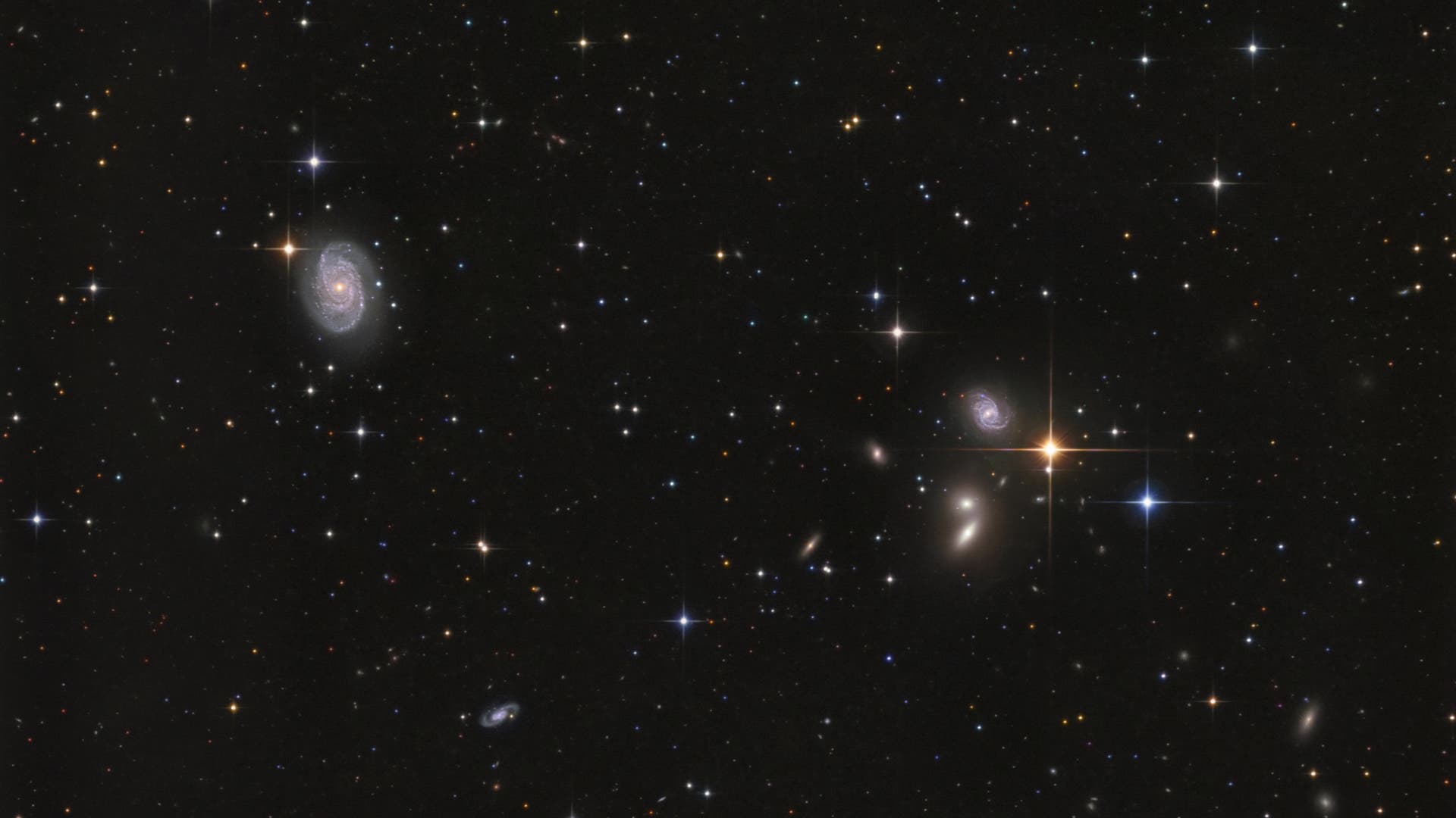 Hickson 68 + NGC 5371 - Spektrum der Wissenschaft