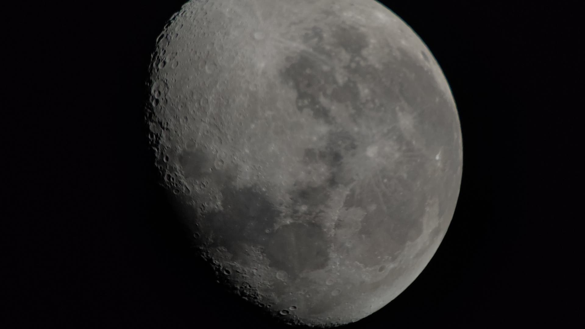 Mond - Spektrum der Wissenschaft