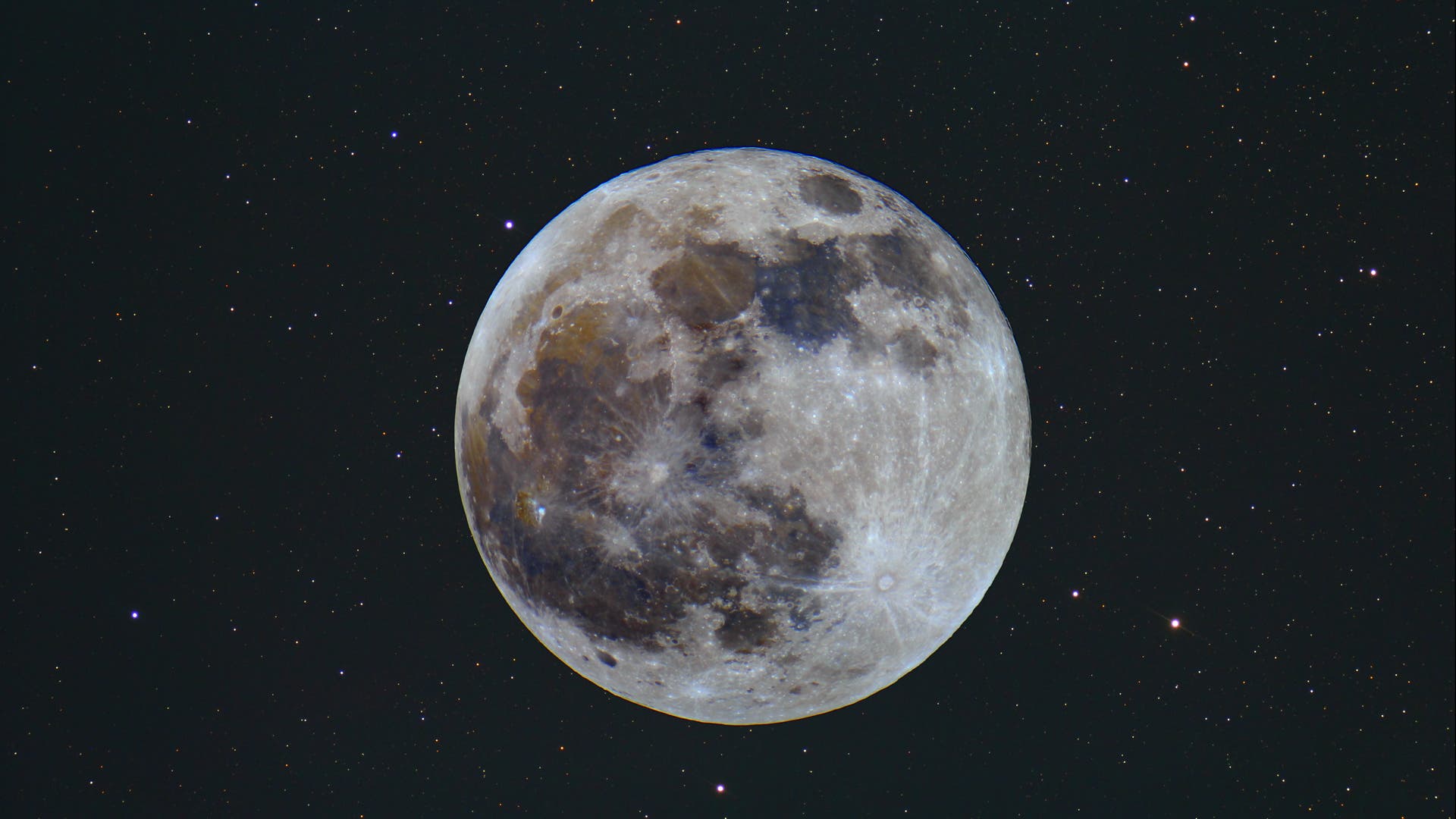 Mond in Farbe - Spektrum der Wissenschaft