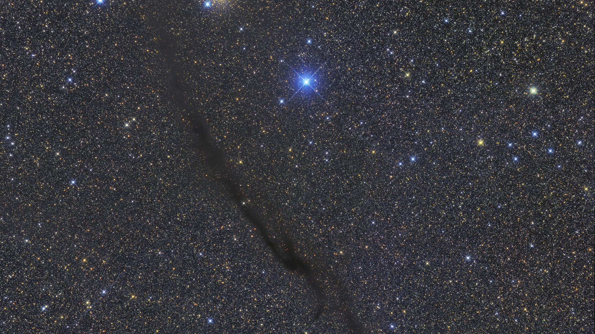 NGC 4372 - Spektrum der Wissenschaft