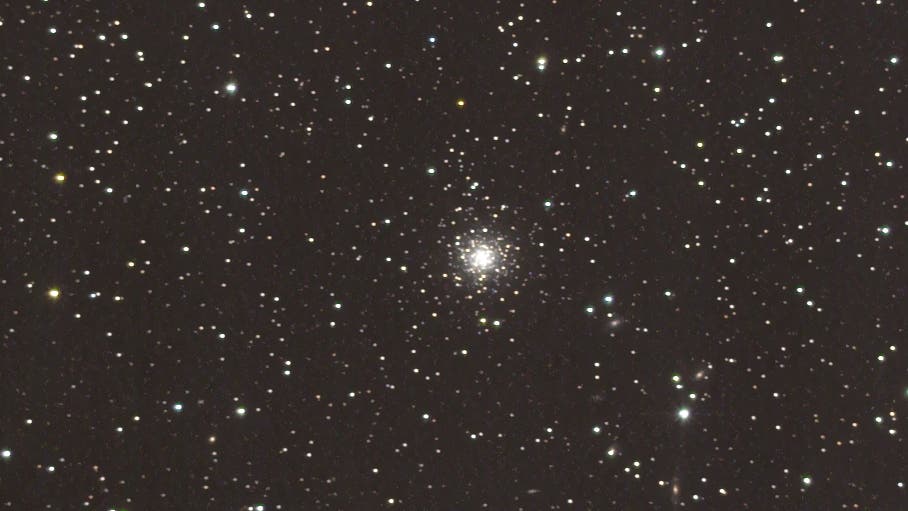 NGC 7006 – Kugelsternhaufen im Sternbild Delphin - Spektrum der ...
