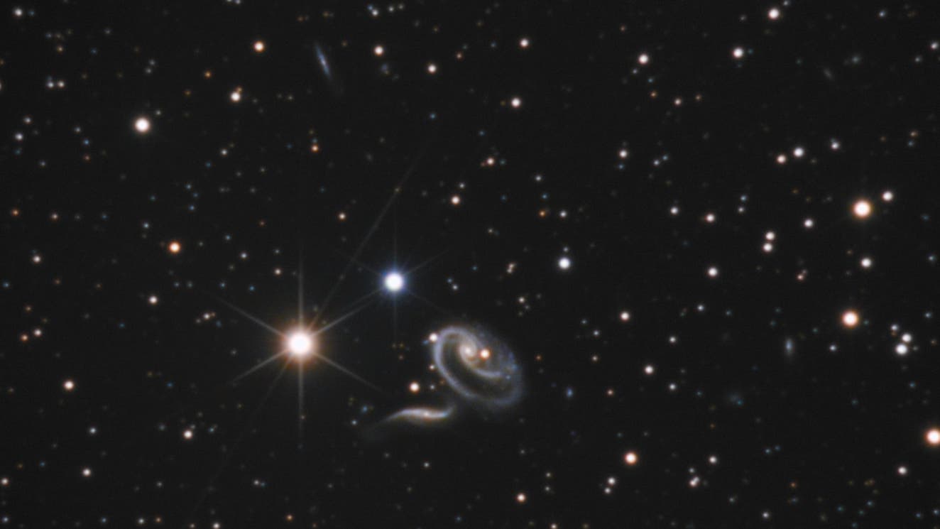 Arp 273 in der Andromeda - Spektrum der Wissenschaft