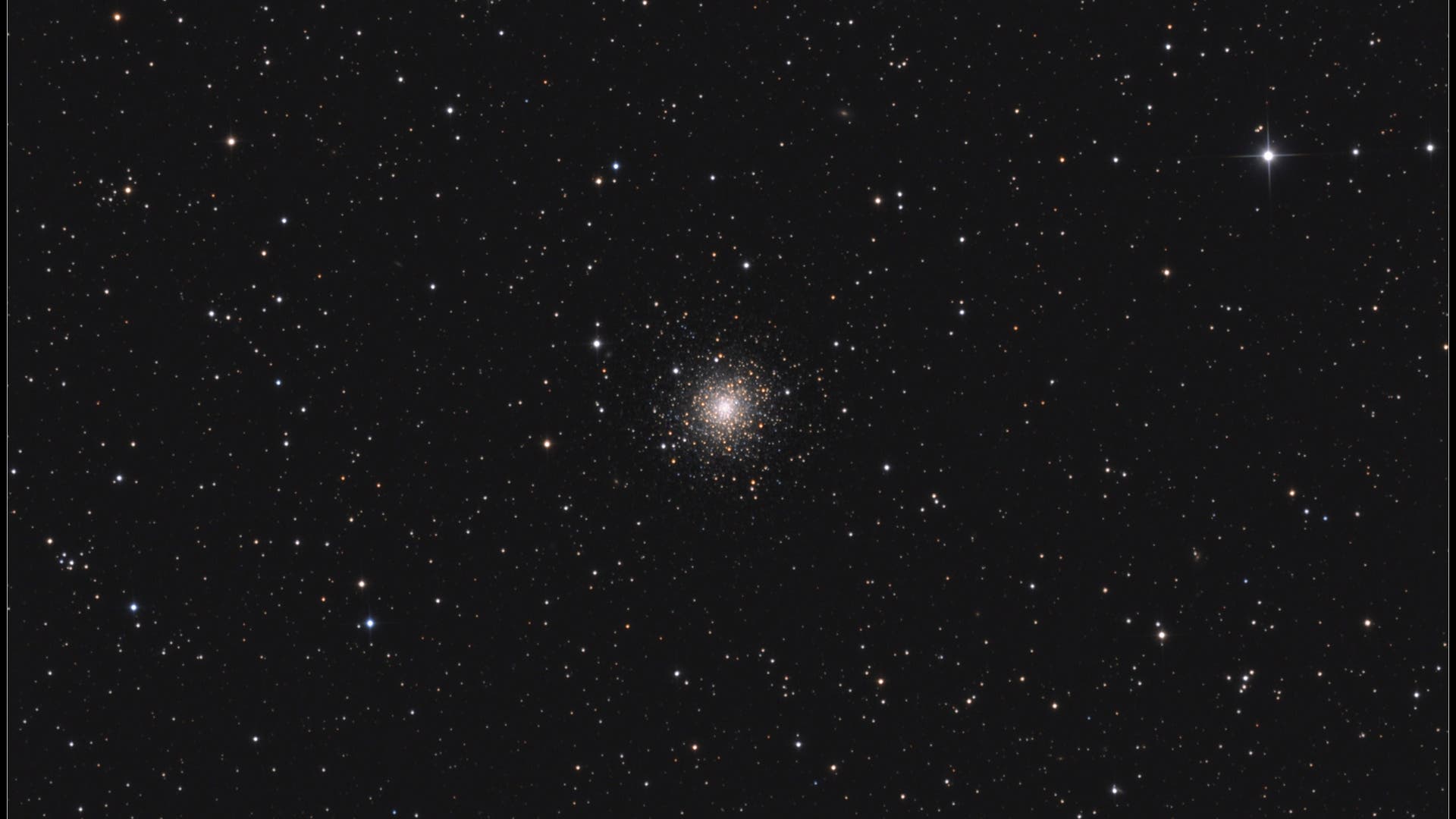 Messier 75 im Schützen - Spektrum der Wissenschaft