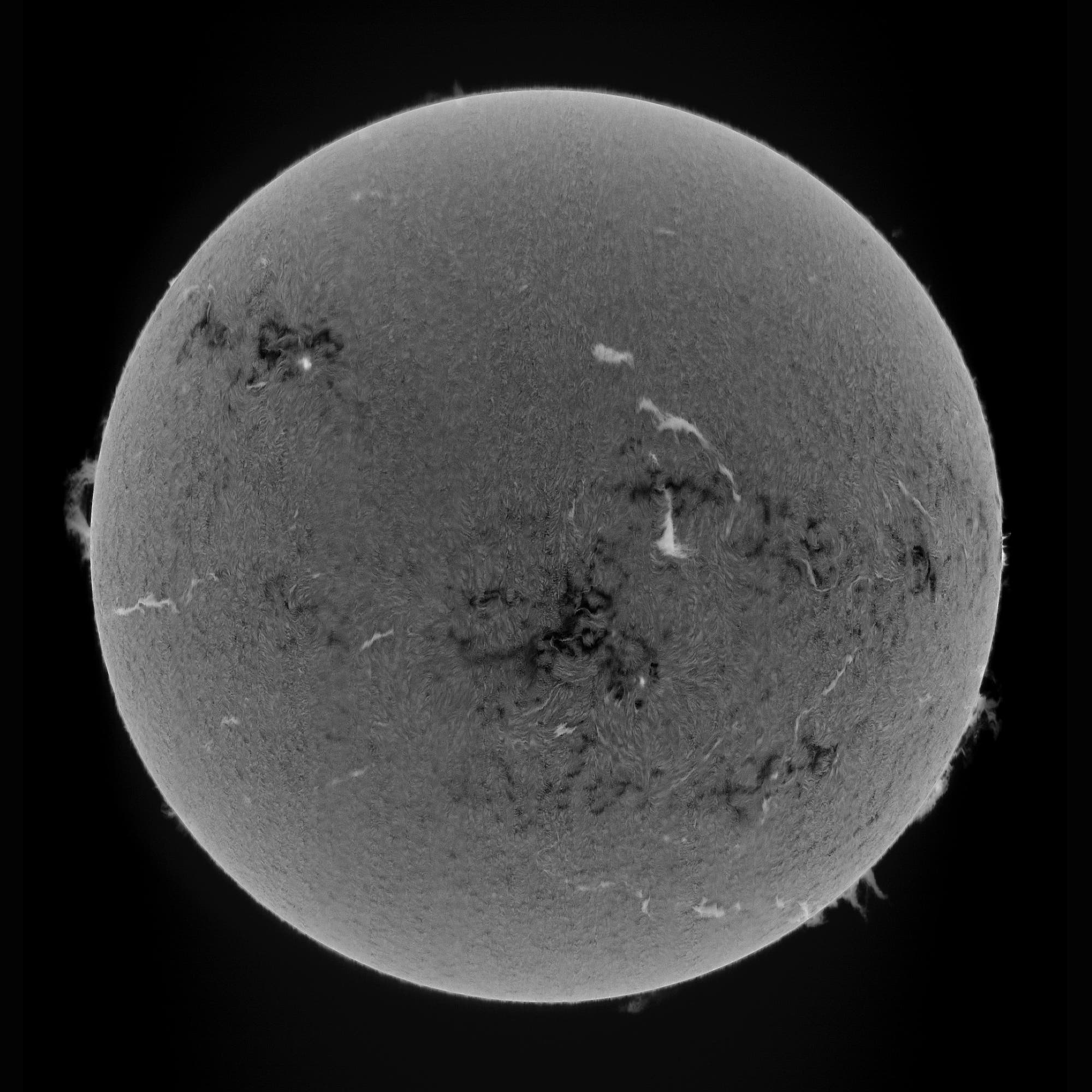 H-alpha-Sonne vom 30. Mai 2026 - Spektrum der Wissenschaft