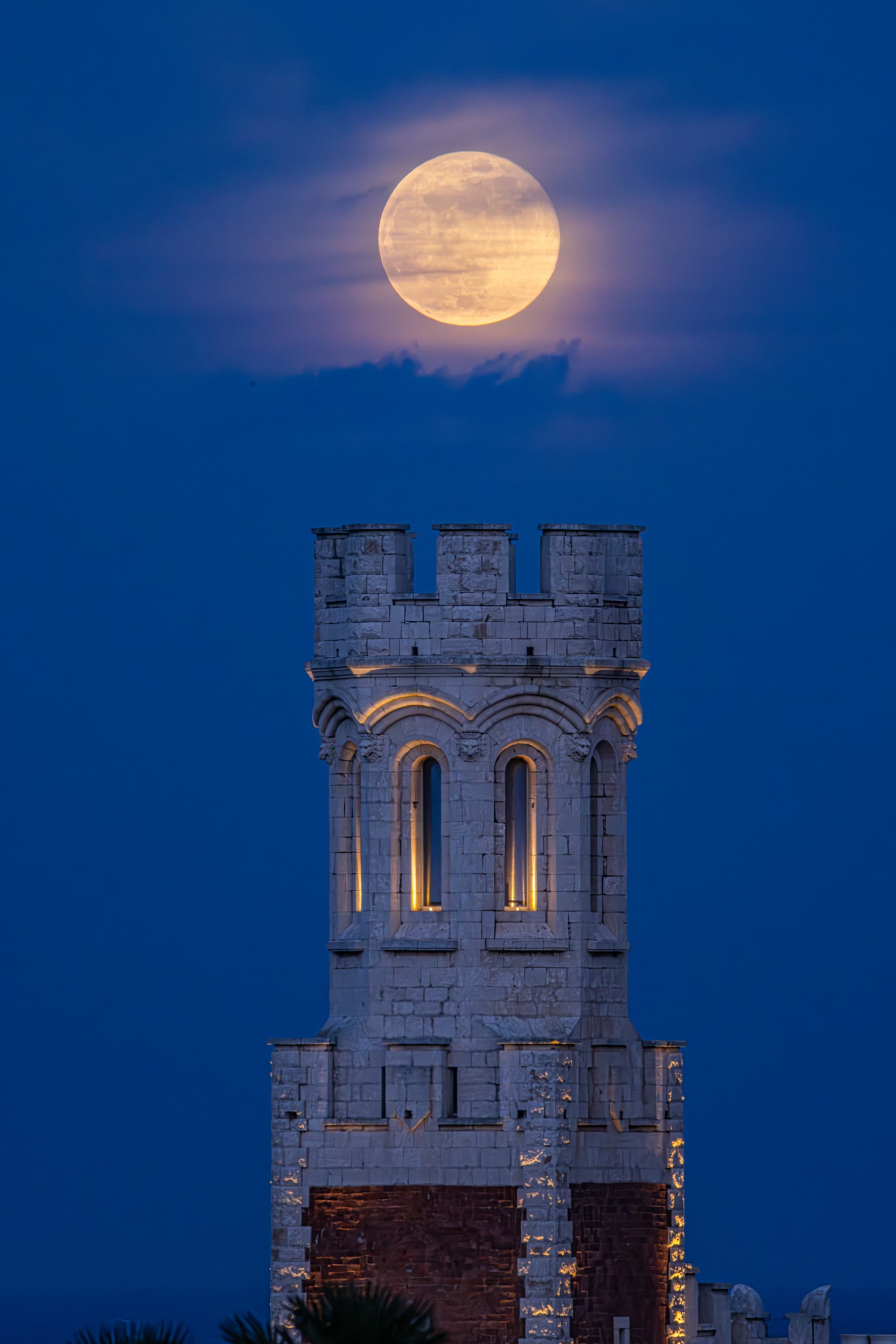 Vollmond Sizilien - Spektrum der Wissenschaft