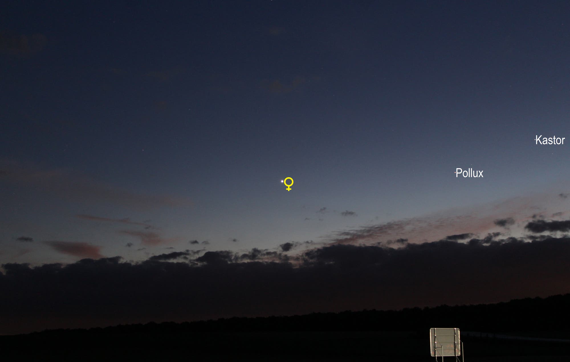 Venus in der Abenddämmerung (Objekte beschriftet) - Spektrum der ...