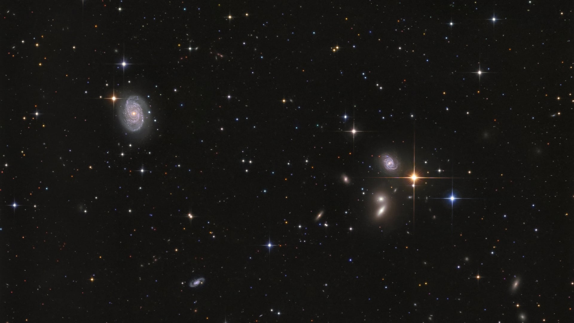 Hickson 68 + NGC 5371 - Spektrum der Wissenschaft