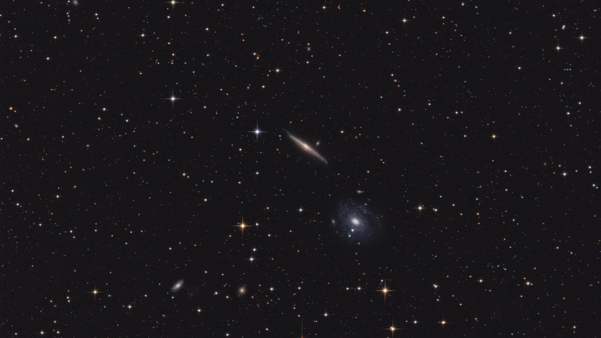 NGC 5963 + NGC 5965 - Spektrum der Wissenschaft