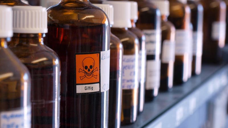 Trichlorethen: Industrielles Lösungsmittel könnte Parkinsonkrankheit ...