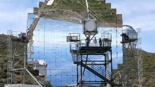 Unterwegs: MAGIC II: First Light über den Wolken - Spektrum der ...