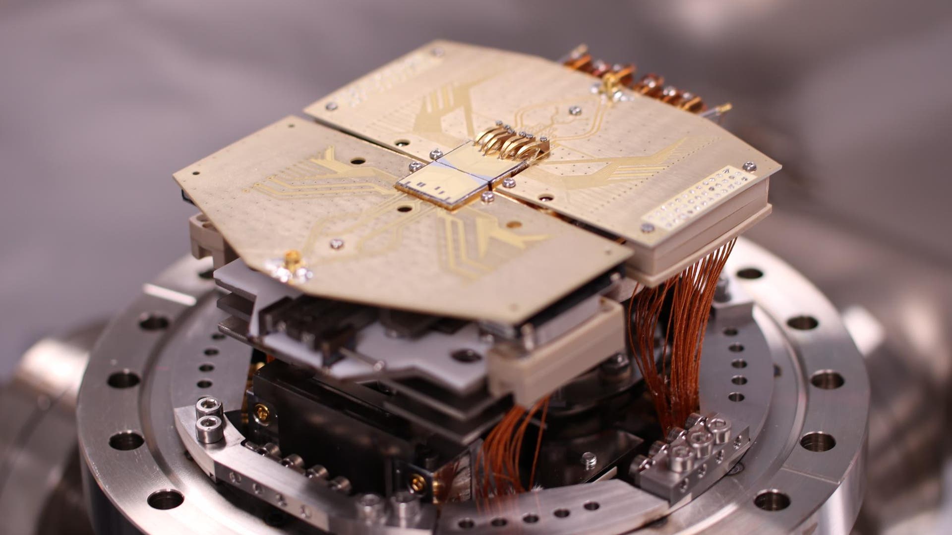 Quantencomputer: Eine Brücke zwischen Quantenchips geschlagen ...